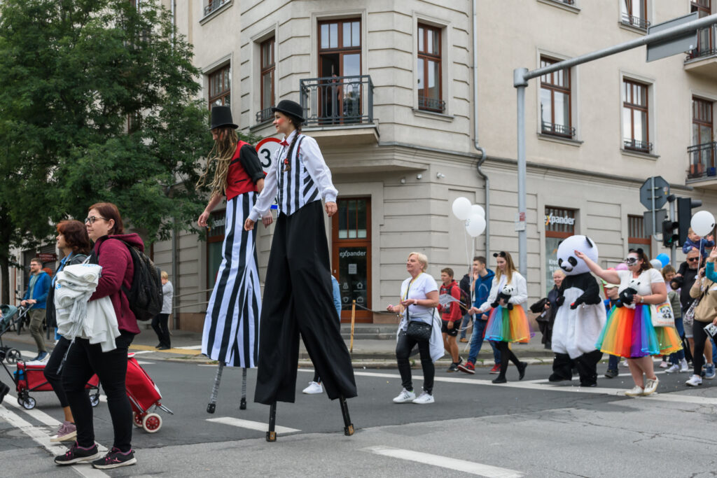 POZNAŃ: 34. Dni Łazarza - ŁAZARSKIE LATO 2024 - PARADA [ZDJĘCIA, FILM ...